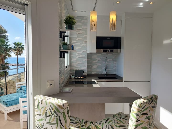 Skol 223a Beachfront Central Modern Studio - Marbella