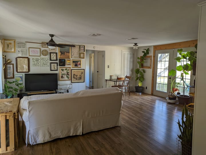 Simple Gifts - Wimberley, TX