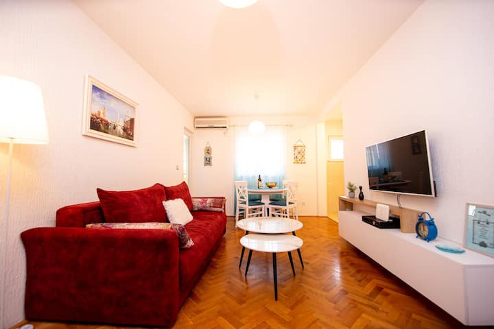 Sunshine House Near Beach - Budva