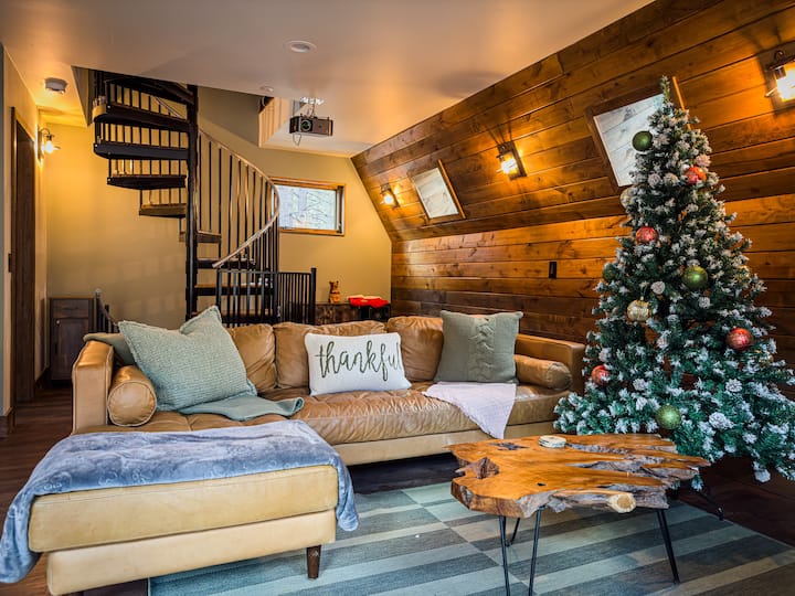 A-frame Cabin, Brand New, Dog Friendly, Fiber Wifi - Big Bear, CA