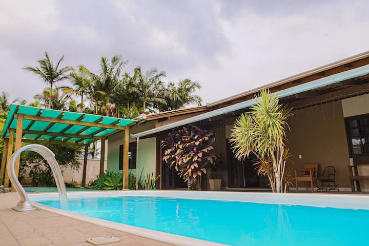 Linda Casa Com Piscina Em Penha - Penha