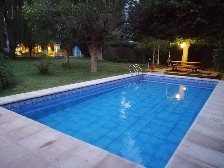 Beautiful House With Garden And Pool - Argentina