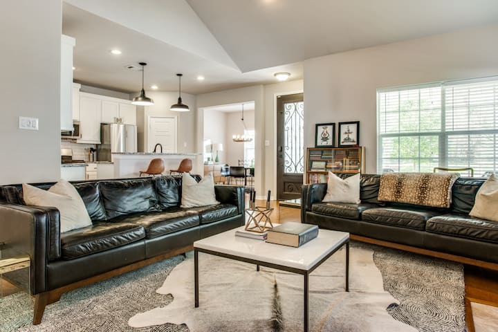 Riverside Craftsman Home Near Downtown Fort Worth - Fort Worth, TX