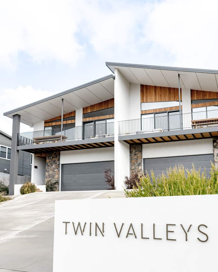 The Chalet | Twin Valleys | Jindabyne - Jindabyne