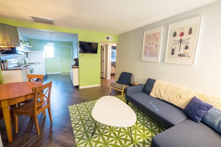 Fresh And Central Nwa Getaway ✽ Secure Bike Locker - Rogers, AR