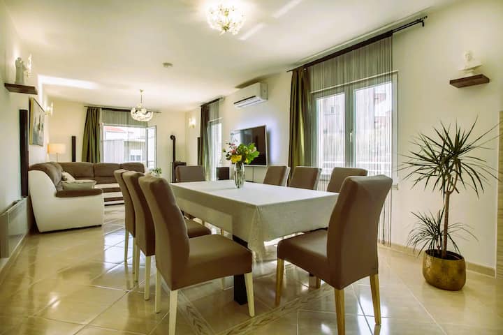 Apartment Kerum Plus Rooftop With Intex Pure Spa - Podstrana