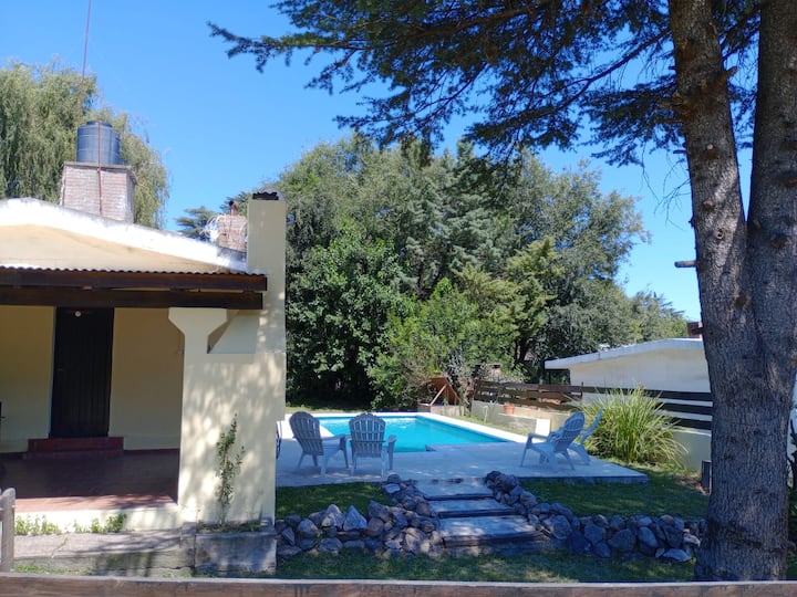 Casa De Campo En Agua De Oro. - Argentina