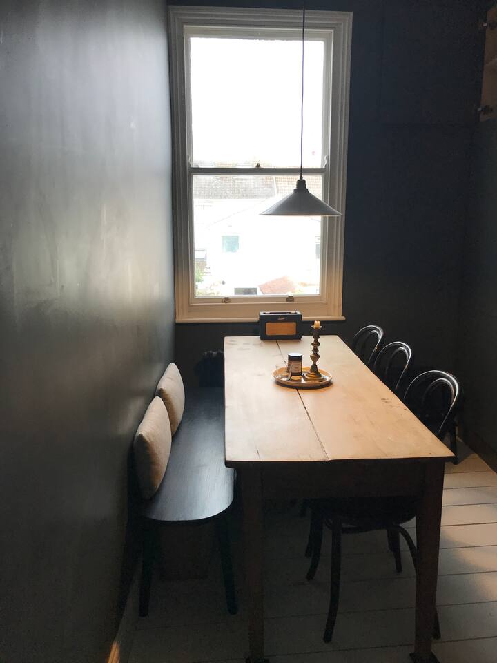 Beautiful Flat With Sea Views In Perfect Location - Brighton