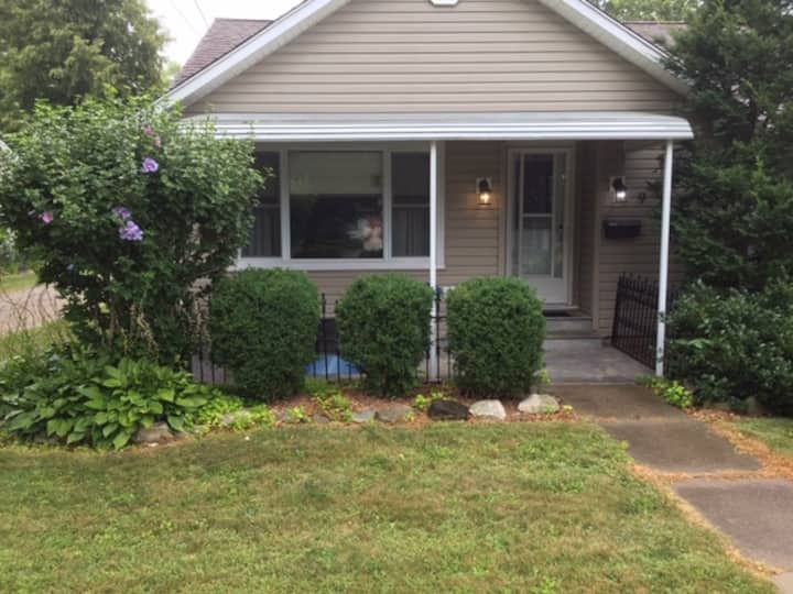Vic's House Next Door - Chatham-Kent