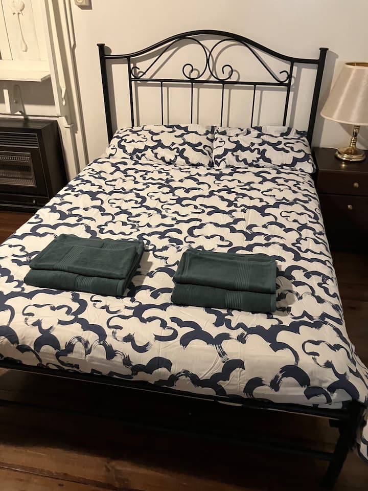 Bedroom In Glenelg, 1 Minute From Tram - Glenelg