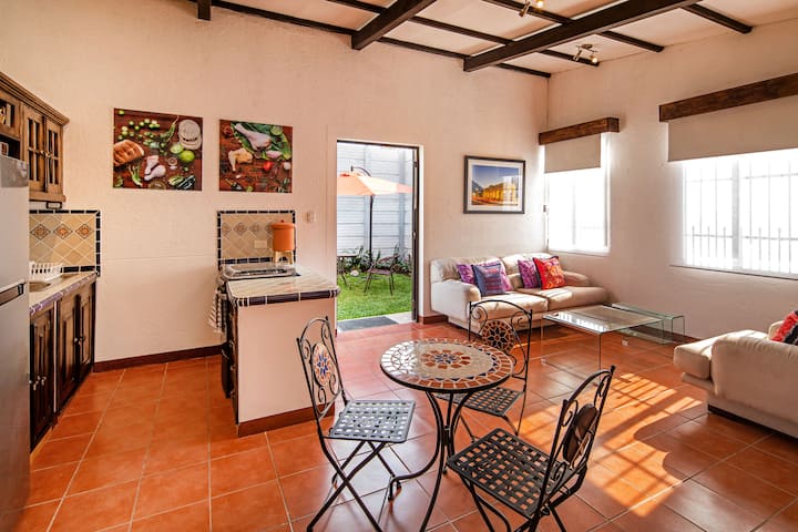 Casa Cienfuegos: ÚNico. Acogedor. Original! - San Miguel Dueñas