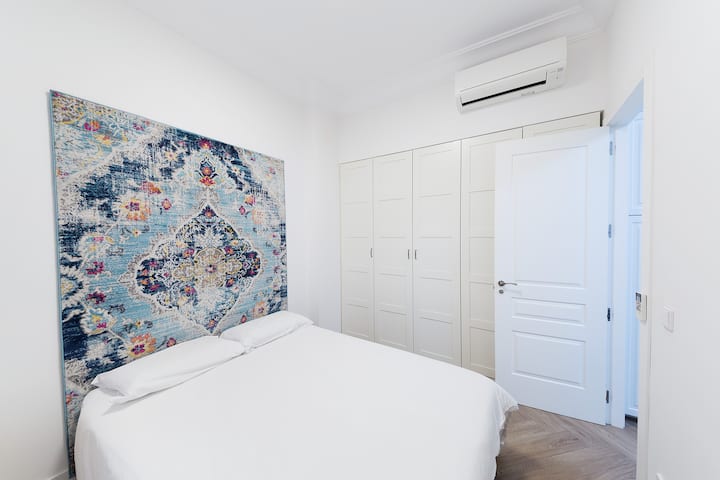 Recently Renovated Apartment In Barrio Las Letras - Madrid
