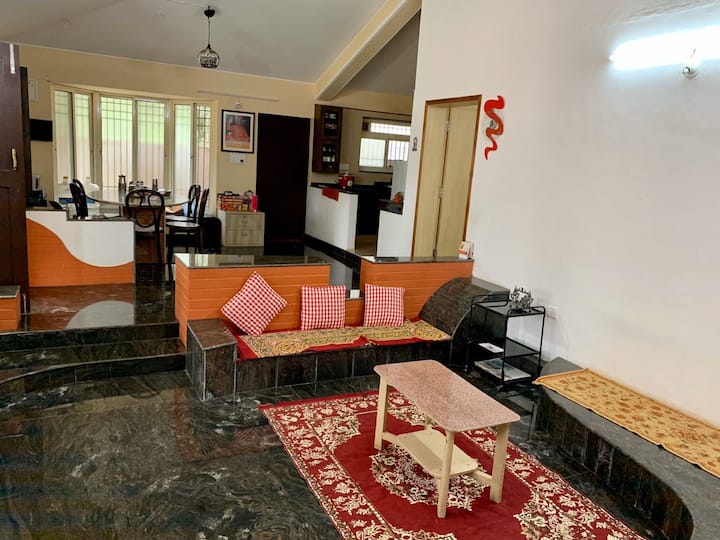 Livingston Homestay - 1 Private Bedroom In Villa - Chikmagalur