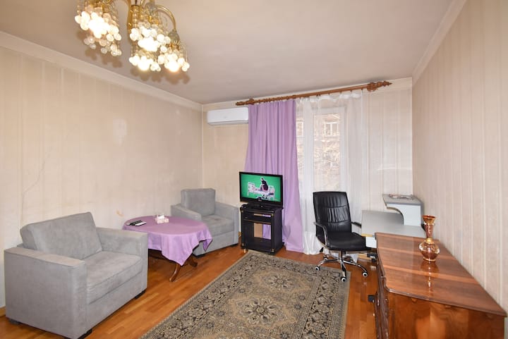 2 Bedrooms.2nd Floor. Fresh Renovation. Near Opera - Armenia