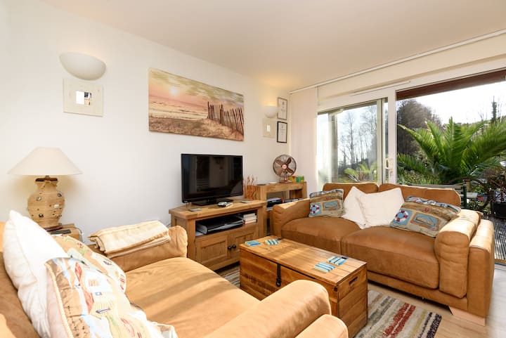 Mooi Appartement Met Buitenterras, Uitzicht Op Zee En Een Parkeerplaats. - Devon
