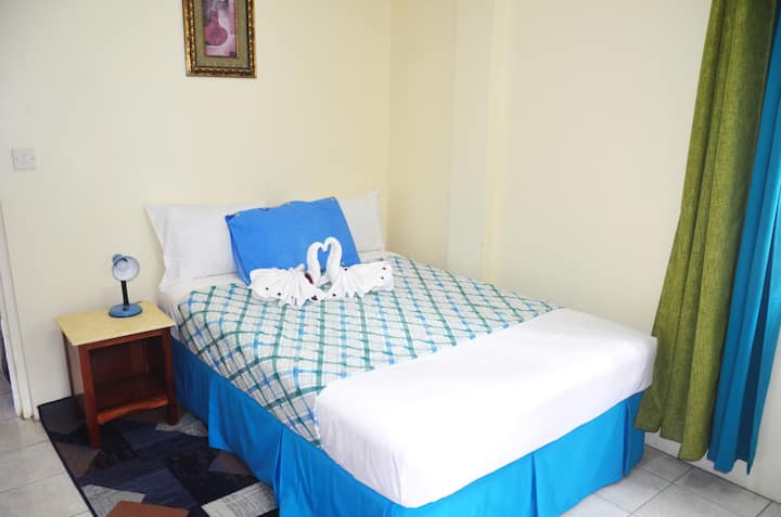 Louislyn Apartments #8 Quiet And Scenic - Dominica