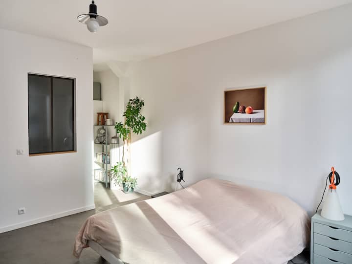 Grand Studio Rénové à Paris,  Calme éPuré & Design - Paris