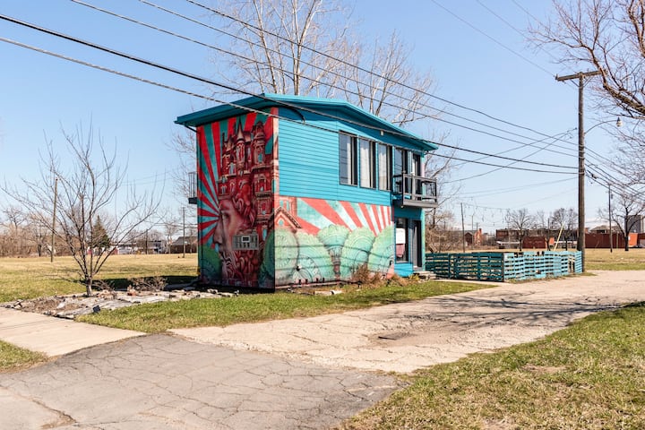 The Painted House By Eastern Market ~Boutique B&b~ - Detroit, MI