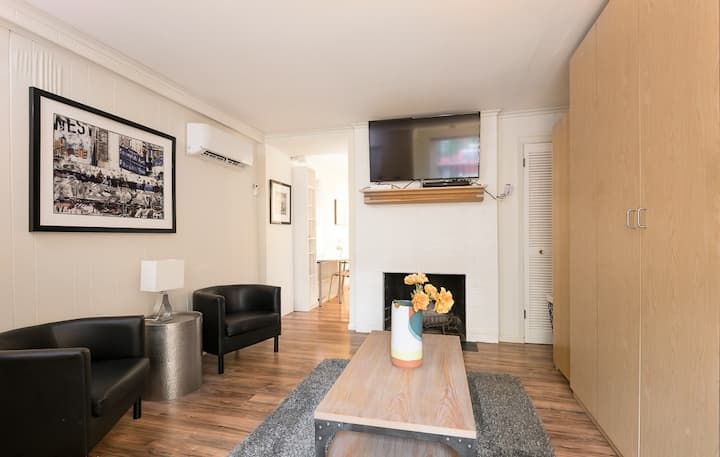 Cozy Corner (Entire Place, Private Parking) - Alexandria, VA