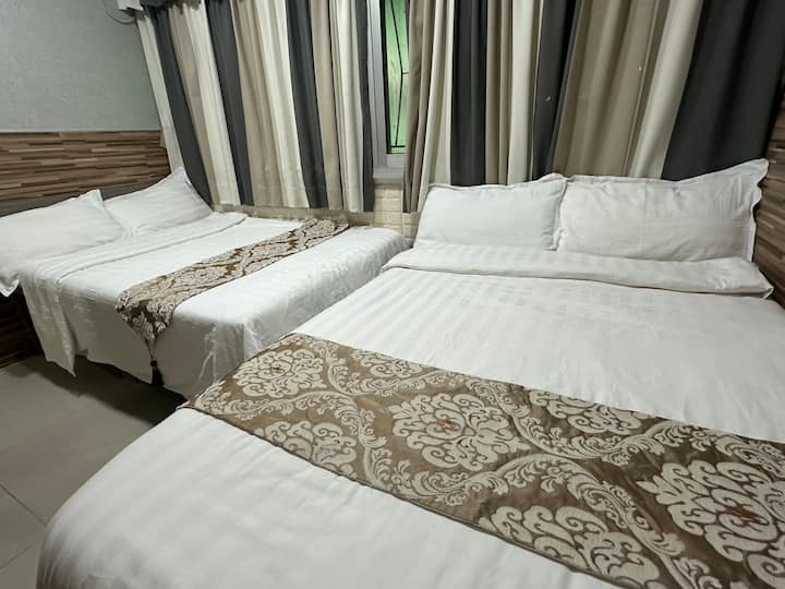 Quad2.独立卫生间|安全干净|临近旺角地铁站|2张双人床|空调|免费wifi 四人房 - Hong Kong