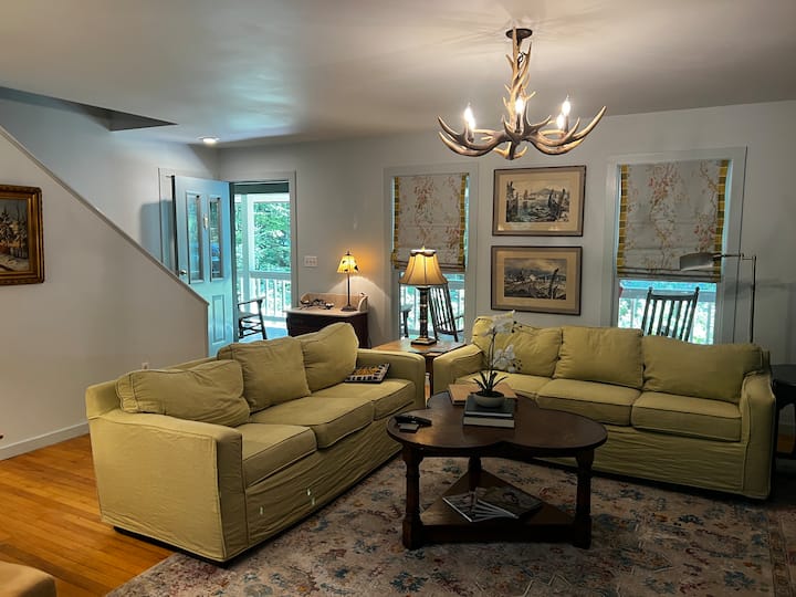 Cozy Farm House Minutes To Downtown Highlands - Highlands, NC