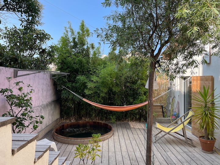 Maison 180 M2 Avec Bassin-piscine En Bois à Vauban - Marseille