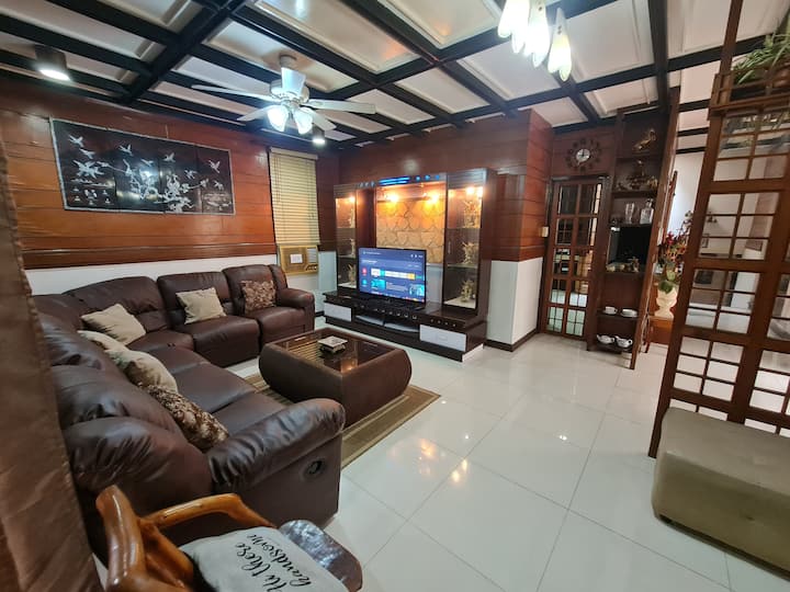 Accessible 3br, 3 Car Park House, Cebu City Proper - Cebu