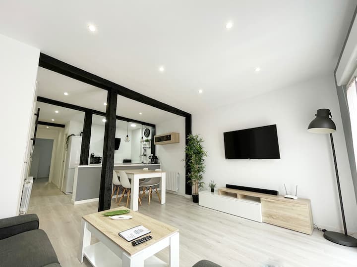 Appartement Spacieux Et Lumineux Au Centre-ville - Solares