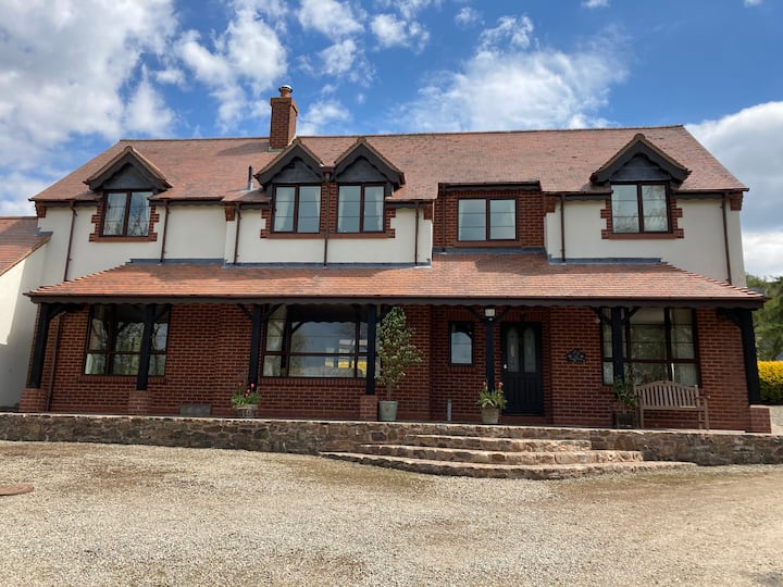 40 Acres | Shropshire Hills Retreat & Games Room - Church Stretton