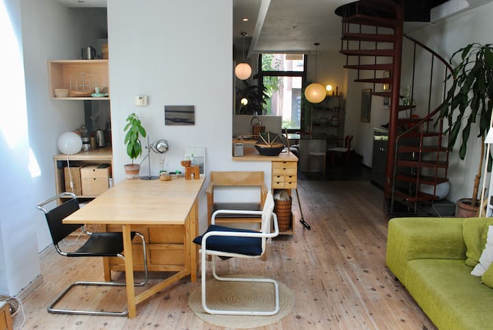 Green Urban Oasis On Car-free Courtyard - Anvers