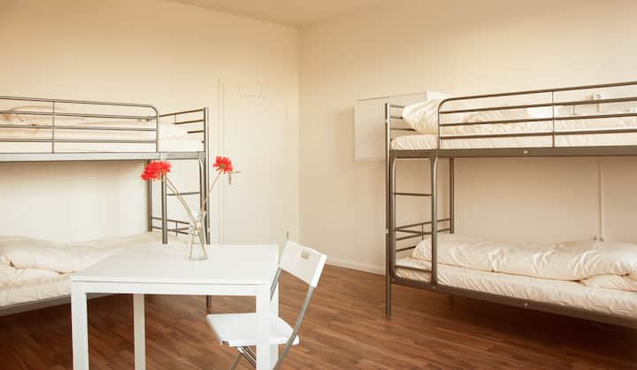 Ii Central 6er Room, Next To Berliner Tor Ii - Hamburgo