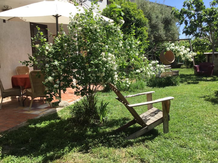 Arles : Agréable Grand Studio (Jardin Et Piscine) - Arles, France