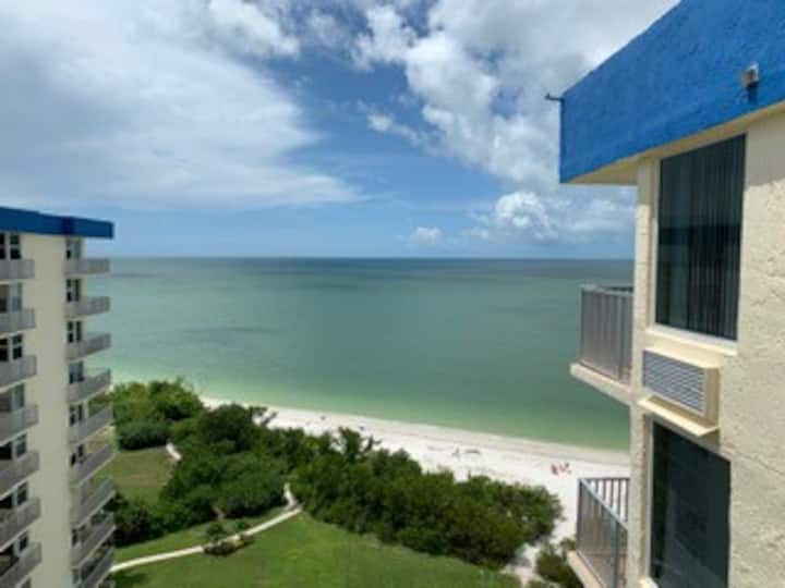 Penthouse Studio On The Gulf - Wonderful - Fort Myers Beach, FL