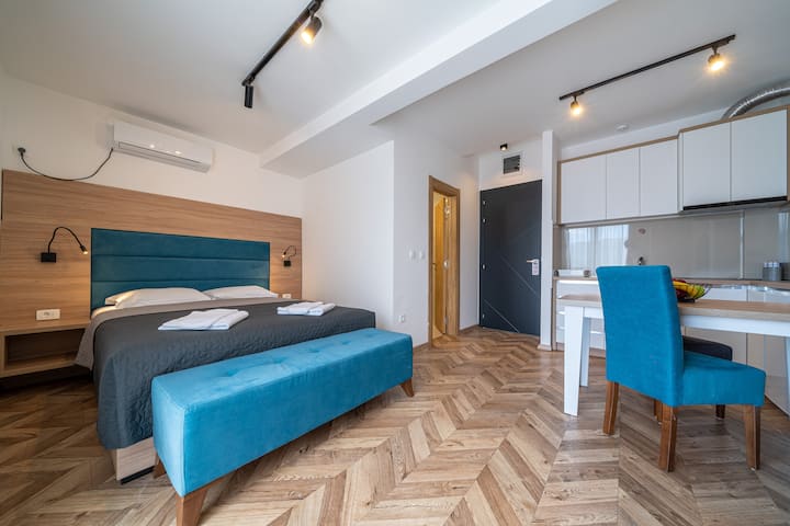 402 Studio Apartment,750m From Sea, Parking, Pool - 부드바