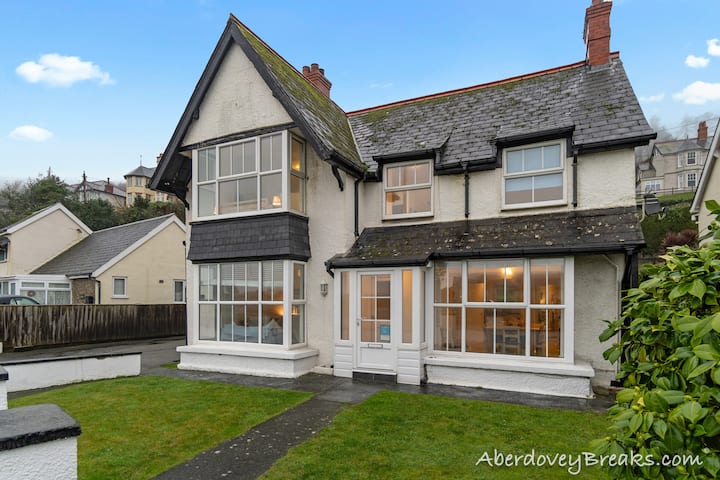 Rossa | Aberdovey | 7 Bedroom | Sleeps 16 - Wales