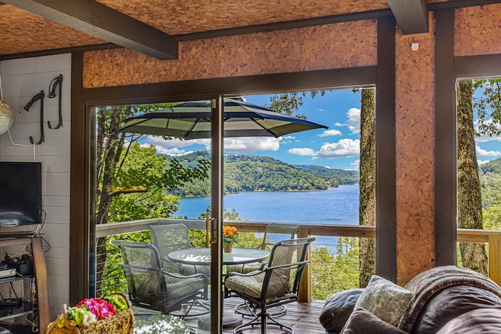 Mom's Place-cozy Cabin On Lake Glenville-lake Access From Many Easy Locations - Cashiers, NC