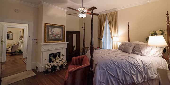 Iris Bedroom In The Bell House B&b - Griffin, GA