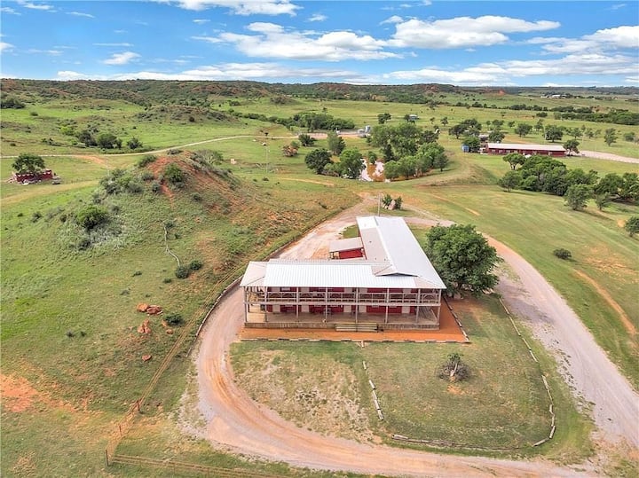 Croton Creek Guest Ranch Hotel - Cheyenne, OK