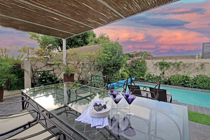 Garden Villa, Power And Water Back Up, Heated Pool - Randburg