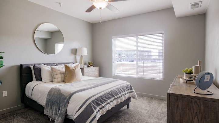 Convenient Condo Between Slc And Provo. Welcome! - Vineyard, UT