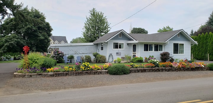 Eugene Cottage Guest Home - Eugene, OR