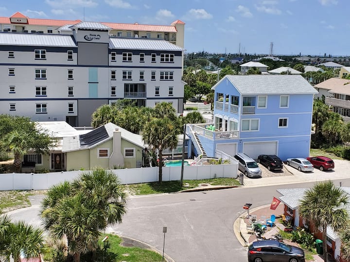 Oceanfront Property W/pool, 8 Bedrooms, Sleeps 24 - Cocoa Beach, FL