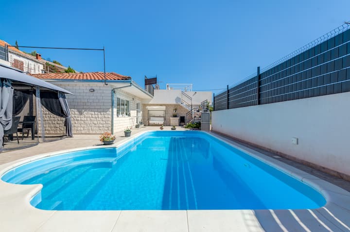 Private Villa With Pool Near Primošten –Vila Paško - Croatia