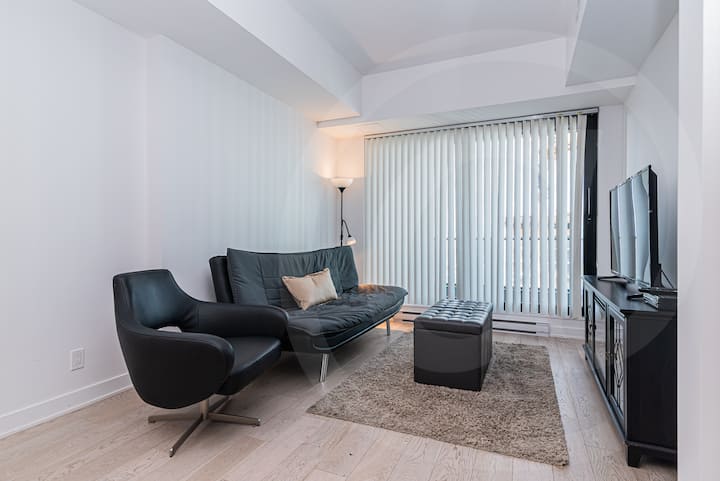 Dtown Comfy Condo - Wifi + Balcony - Montreal
