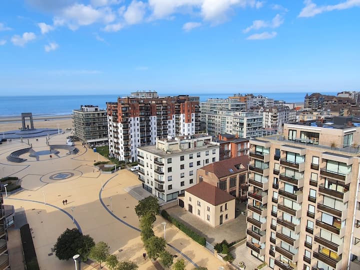 Europan: 2 Slaapk 2 Badk. 6p. Esplanade De Panne - De Panne