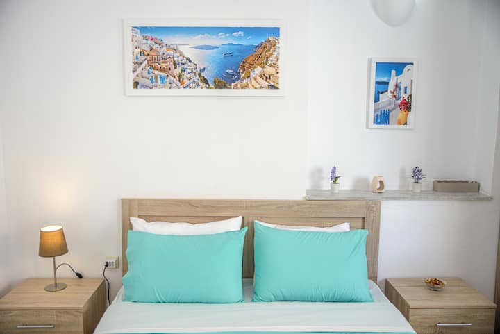 The Garden View - Santorini