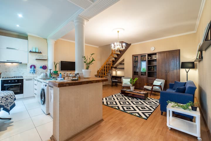 Charming Private House In Tbilisi's City Center - Tbilisi