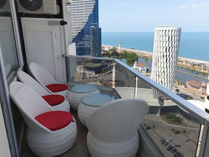 Шикарные 3-х комнатные апартаменты с видом на море - Batumi