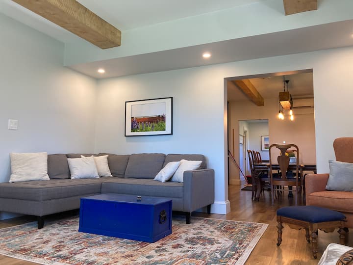 Completely Renovated Secluded 6 Bedroom Farmhouse In Central Pei - Prince Edward Island