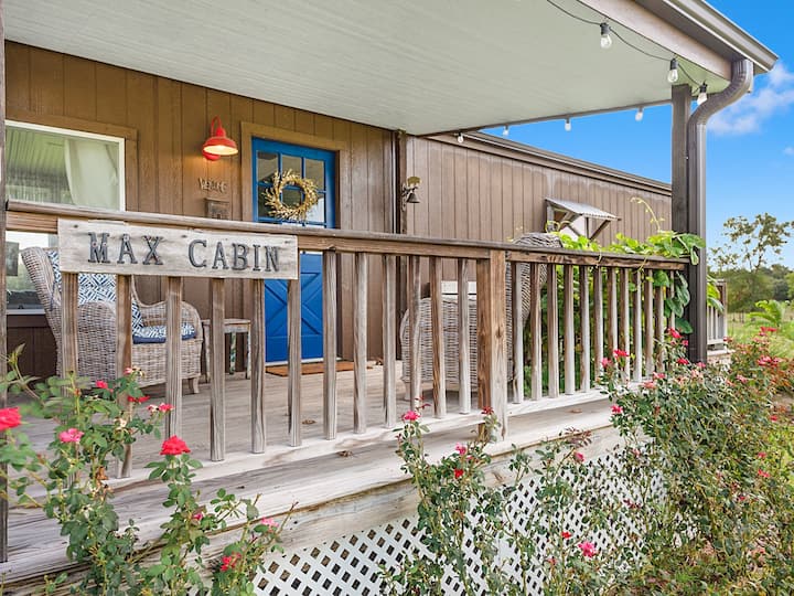 Black Dog Cabins - Max Cabin - Round Top, TX